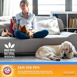 Arm & Hammer Air Care Pet Scents Electric Oil Diffuser Plug-in & Refills Bundle in Fresh Breeze Scent | Includes 1 Plug in Oil Diffuser and 3 Oil Refills | Pet Odor Eliminator