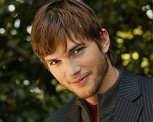 ashton kutcher 8 x 10 / 8x10 glossy photo picture image #3