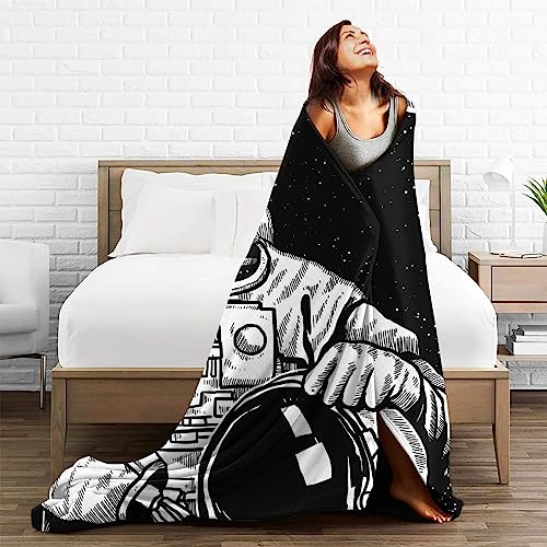 Laridaorio Halloween Throw Blanket, 50"×60“ Skull Fleece Blanket for Men, Women and Kids - Super Soft Lightweight Warm Plush Astronaut Blanket Throw Decor for Bed Sofa Couch