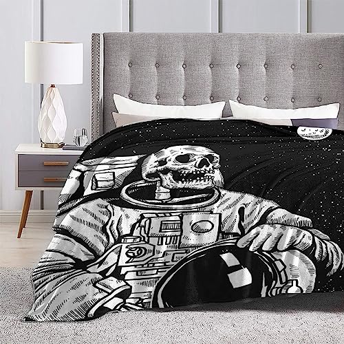 Laridaorio Halloween Throw Blanket, 50"×60“ Skull Fleece Blanket for Men, Women and Kids - Super Soft Lightweight Warm Plush Astronaut Blanket Throw Decor for Bed Sofa Couch