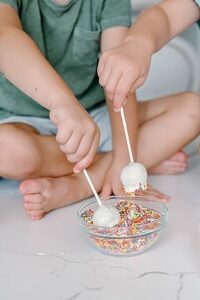 gluten-free vanilla cake pop kit - white chocolate coating copy