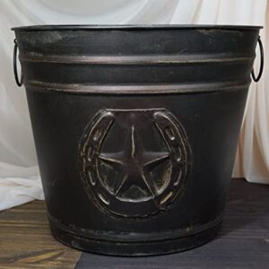 Ebros Rustic Western Texas Lone Star with Lucky Horseshoe Old Fashioned Bucket Metal Floral Vase Or Waste Basket Bin 12.5" Wide Home and Bathroom Accent Country Farmhouse Cowboy Decorative Accent