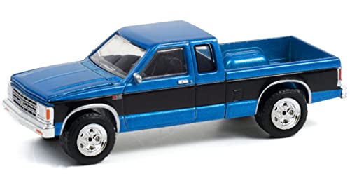 1988 Chevy S-10 4x4 Extended Cab Pickup Blue Met. & Black 100th Anniversary of Chevy Trucks (1918-2018) 1/64 Diecast Model Car by Greenlight 28080 B