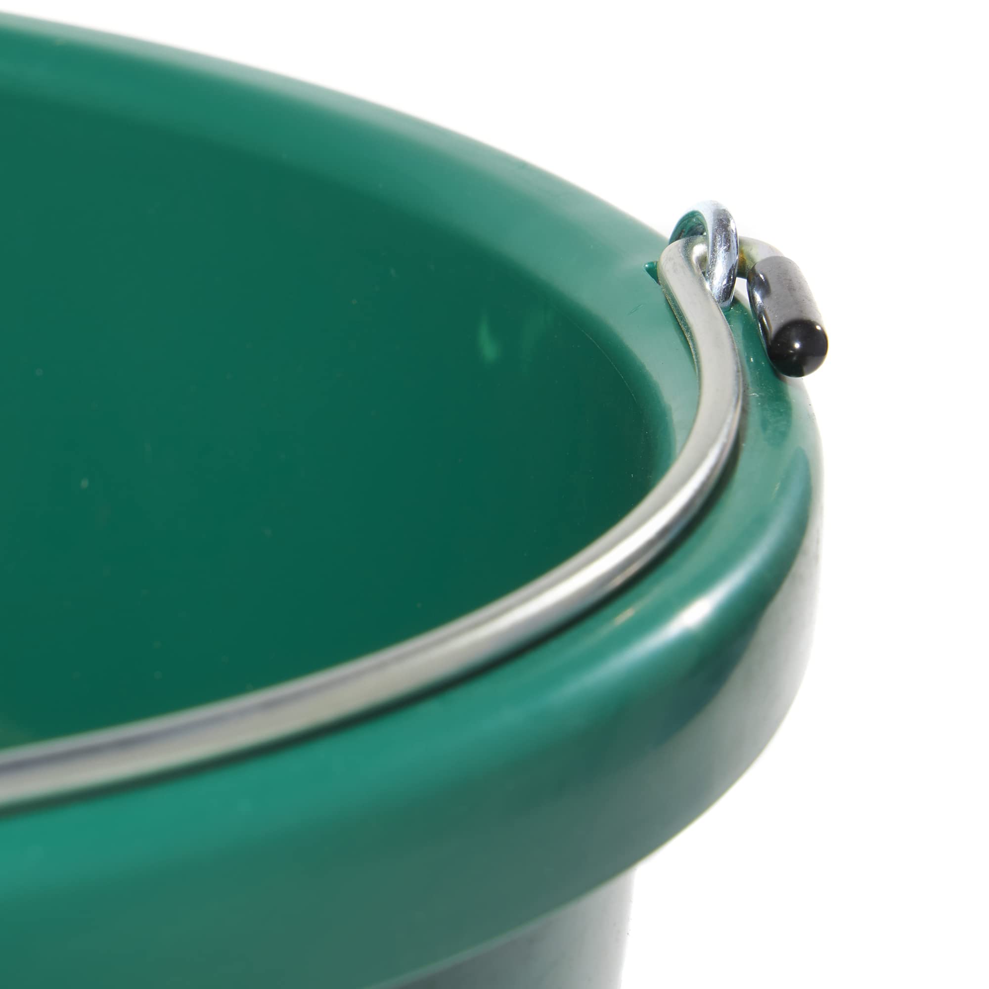 Farm Innovators HB-60 9 Quart 2 Gallon Plastic Heated Bucket w/Metal Handle, Built in Thermostat, & Anti Chew Cord Protector, 60 Watt, Green (3 Pack)