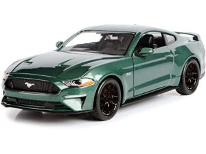 motormax toy 2018 gt 5.0 green metallic 1/24 diecast model car by motormax 79352