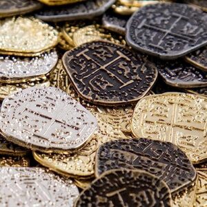 Beverly Oaks Metal Pirate Coins - Gold and Silver Spanish Doubloon Replicas - Fantasy Metal Coin Pirate Treasure (100)