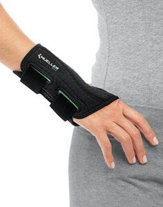 mueller sports medicine green fitted wrist brace for men and women, support and compression for carpal tunnel syndrome, tendinitis, and arthritis, right hand, black, small/medium