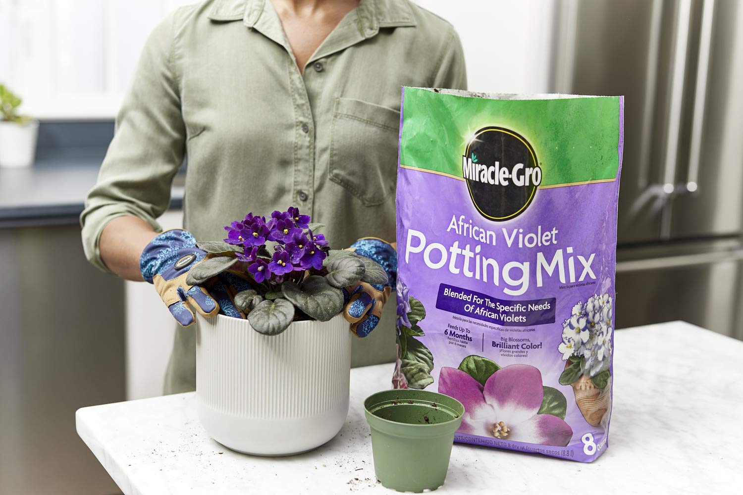 Miracle-Gro African Violet Potting Mix, 8 qt.