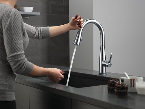 Delta Faucet Essa Touch Kitchen Faucet Brushed Nickel, Kitchen Faucets with Pull Down Sprayer, Kitchen Sink Faucet, Touch Faucet for Kitchen Sink, Touch2O Technology, Arctic Stainless 9113T-AR-DST