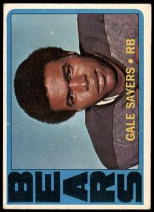 1972 topps # 110 gale sayers chicago bears (football card) good bears