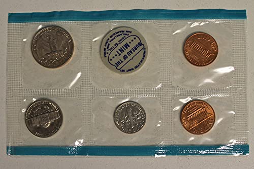 1970 United States Mint Uncirculated Coin Set in Original Government Packaging