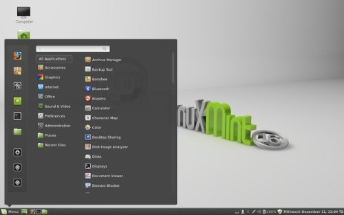 Linux Mint 17 "Qiana" 32 Bit and 64 Bit Installed on 16Gb USB Flash Drive - 32 Bit & 64 Bit Mate Cinnamon KDE Xfce Desktops Included