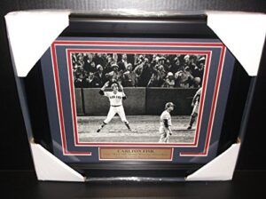 carlton fisk walk off homerun game 6 1975 world series red sox 8x10 photo framed