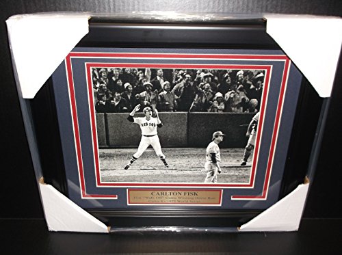 CARLTON FISK WALK OFF HOMERUN GAME 6 1975 WORLD SERIES RED SOX 8x10 PHOTO FRAMED