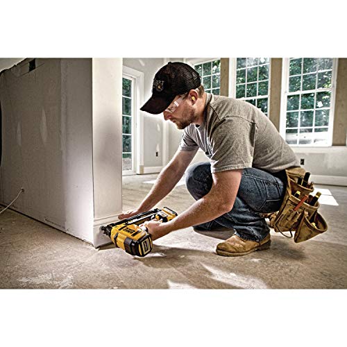 DEWALT 20V MAX* XR Finish Nailer, Angled, 16GA (DCN660D1)