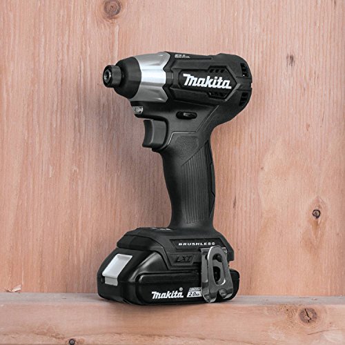 Makita XDT15R1B 18V LXT Lithium-Ion Sub-Compact Brushless Cordless Impact Driver Kit (2.0Ah)