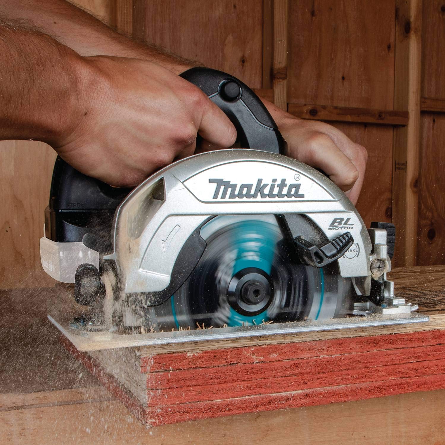 Makita XSH05ZB 18V LXT Lithium-Ion Sub-Compact Brushless Cordless 6-1/2” Circular Saw, AWS Capable, Tool Only