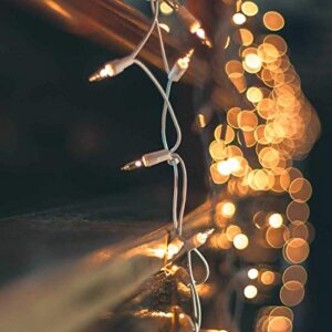 Brightown Christmas String Lights with 100 Clear Bulbs on White Wire - UL Approved for Indoor Outdoor Use, 26.5 FT Waterproof Connectable Christmas Tree Lights for Party Holiday Patio Decorations