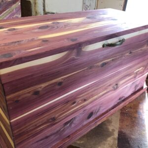 Cedar chest, hope chest, blanket box, bedroom furniture, toy chest, trunk, living room furniture