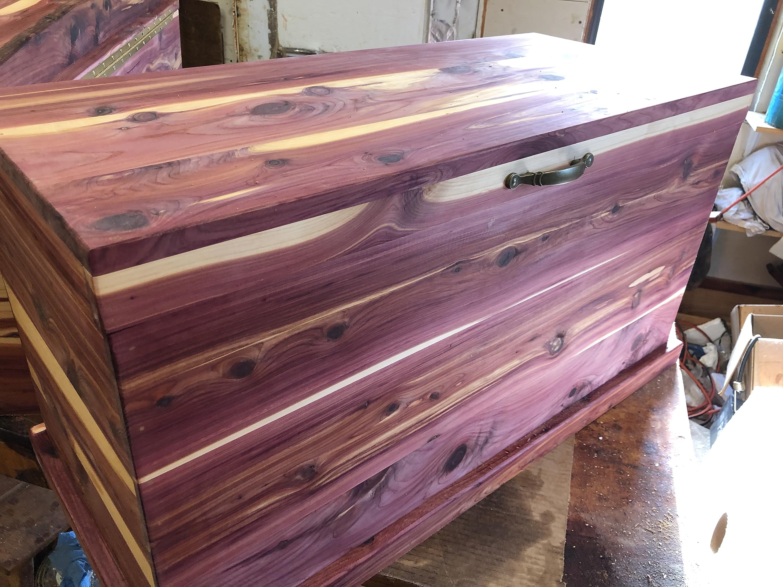 Cedar chest, hope chest, blanket box, bedroom furniture, toy chest, trunk, living room furniture