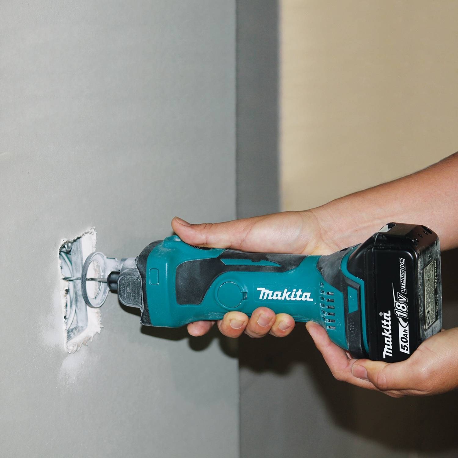 Makita XT255T 18V LXT Lithium-Ion Cordless 2-Pc. Combo Kit (5.0Ah)