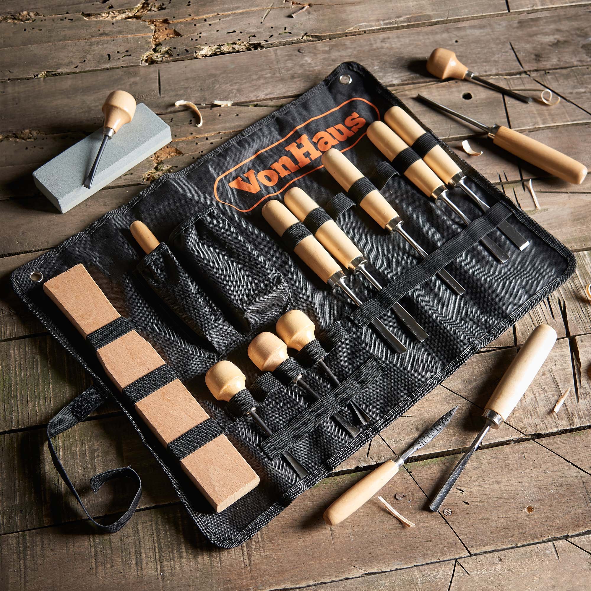 VonHaus 16pc Wood Carving Tool Set with Wood Knives, Carving Tools, Files Sharpening Stone and Mallet - Beginner Woodworking Chisels with Carry Case