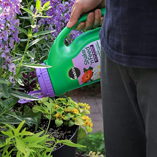 Miracle-Gro 2.04kg Shake n Feed Ultra Bloom Plant Fertilizer