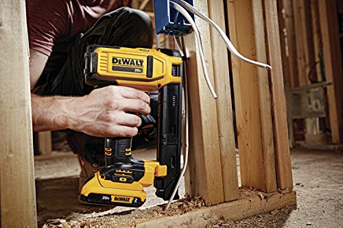 DEWALT 20V MAX* Stapler Kit for Cables (DCN701D1)