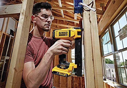 DEWALT 20V MAX* Stapler Kit for Cables (DCN701D1)