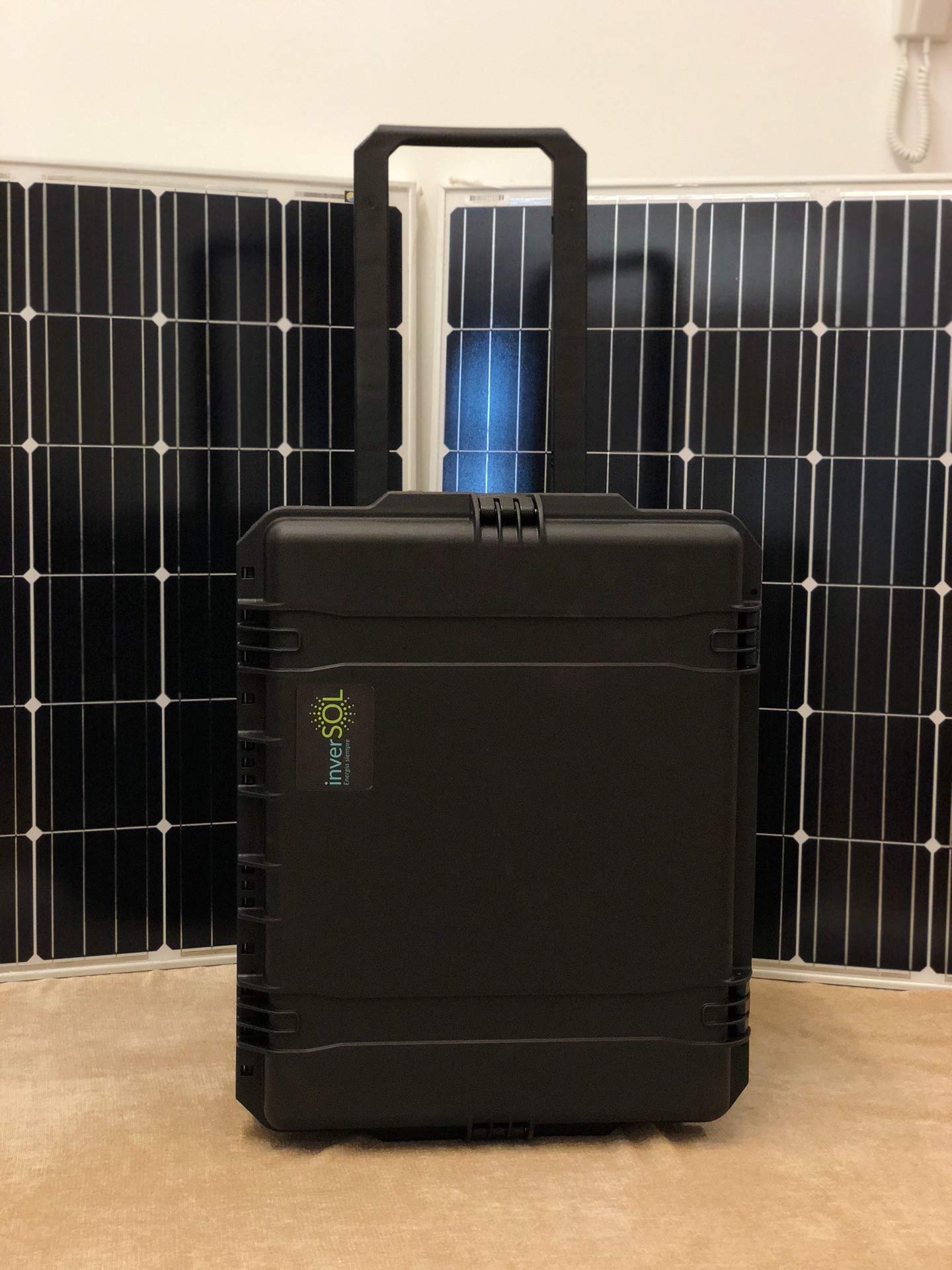 1500 W Portable Solar Generator