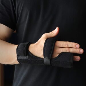 Soles Neoprene Boxer Break Metacarpal Splint Brace Fits both Left/Right Hand, Finger Splint