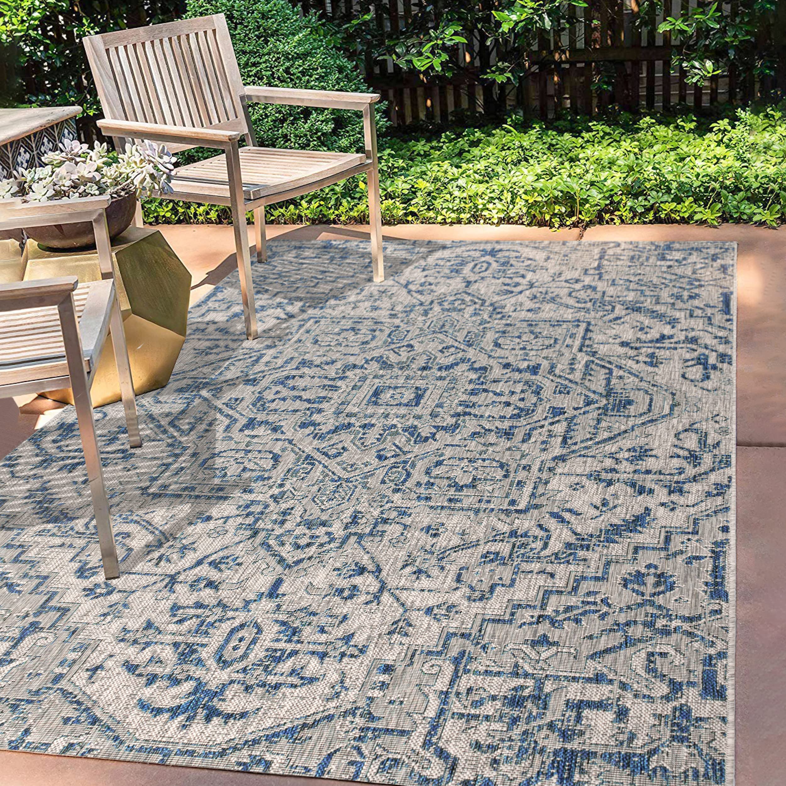 JONATHAN Y Estrella Bohemian Medallion Textured Weave Indoor/Outdoor Navy/Gray 4 ft. x 6 ft. Area-Rug, Coastal,Easy-Cleaning,HighTraffic,LivingRoom,Backyard, Non Shedding (SMB105B-4)