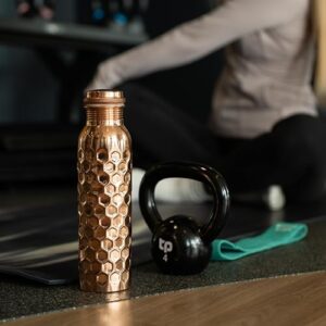 VEDANA Premium Honeycomb Ayurvedic Pure Copper Water Bottle | Leak Proof 1 Liter Copper Vessel for Drinking Water | Great Water Bottle for Sports, Yoga & Everyday Use