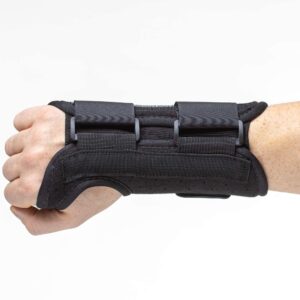 Carpal Tunnel Wrist Brace Support with 2 Straps and Metal Splint Stabilizer - Helps Relieve Tendinitis Arthritis Carpal Tunnel Pain - Reduces Recovery Time for Men Women - Right (L/XL)