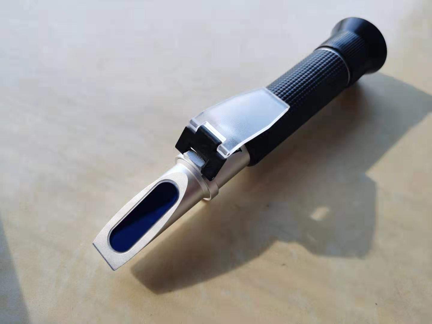 Hand-held 0 to 18% Brix Refractometer, Cutting Liquid Refractometer, Sugar and Fruit Refractometer