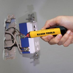 Klein Tools 80025 Outlet Tester Kit with GFCI Tester and Non-Contact Voltage Tester, 2-Piece