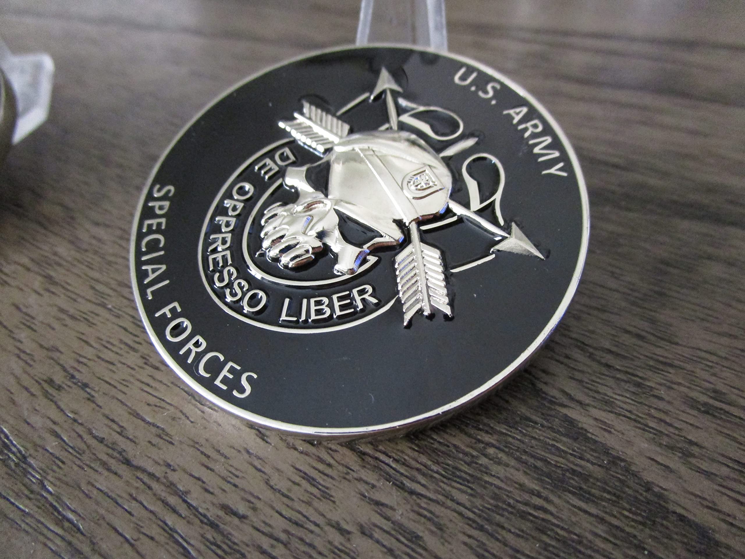 Oneworldtreasures United States Army Special Forces Group Airborne SFG A Green Berets Skull Challenge Coin