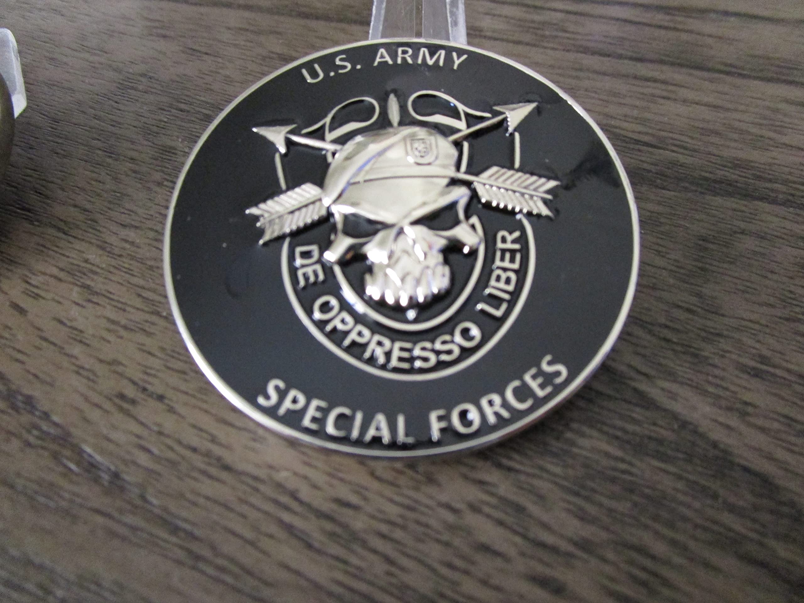 Oneworldtreasures United States Army Special Forces Group Airborne SFG A Green Berets Skull Challenge Coin