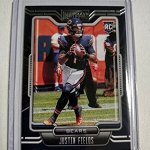 2021 Panini Playbook Justin Fields Rookie Card