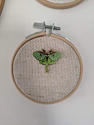 Pastel Luna Moth Needle Minder