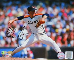 nolan ryan autographed astros 8x10 hm pitching horz photo- aiv hologram *black - autographed mlb photos