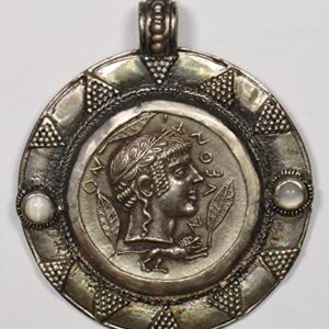 Collectible Coin Italy 1960 's Silver Medallion in bezel w/embedded beads 34,9grams silver (1.11oz) 45mm diameter BU0698