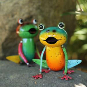 Cruis Cuka Metal Garden Decor Yard Art for Outside Cute Frog Lawn Patio Ornaments Backyard Outdoor Decorations - Set of 2(Yellow,Green)