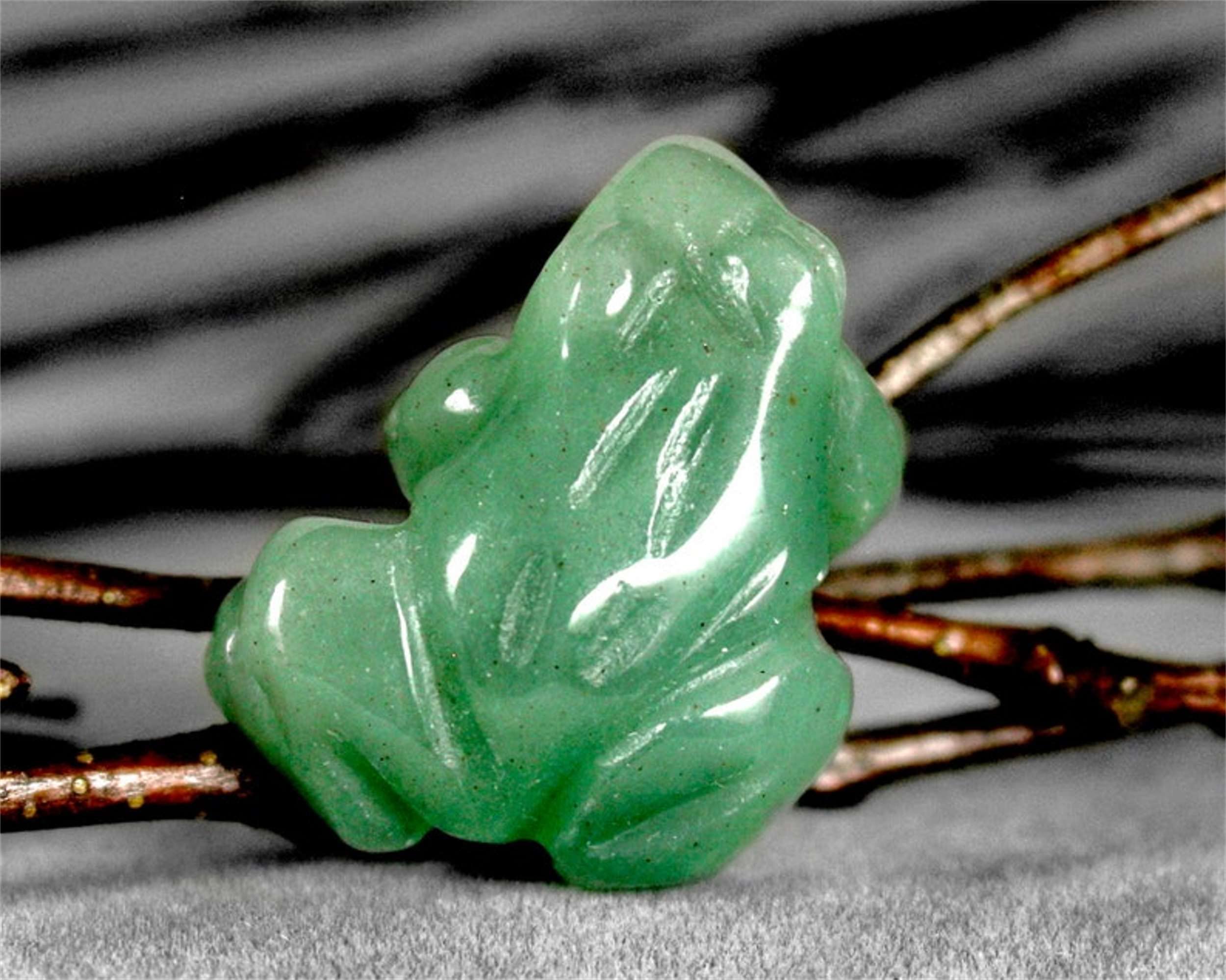 Lucky Green Aventurine Frog Totem Stone Carving Figurine