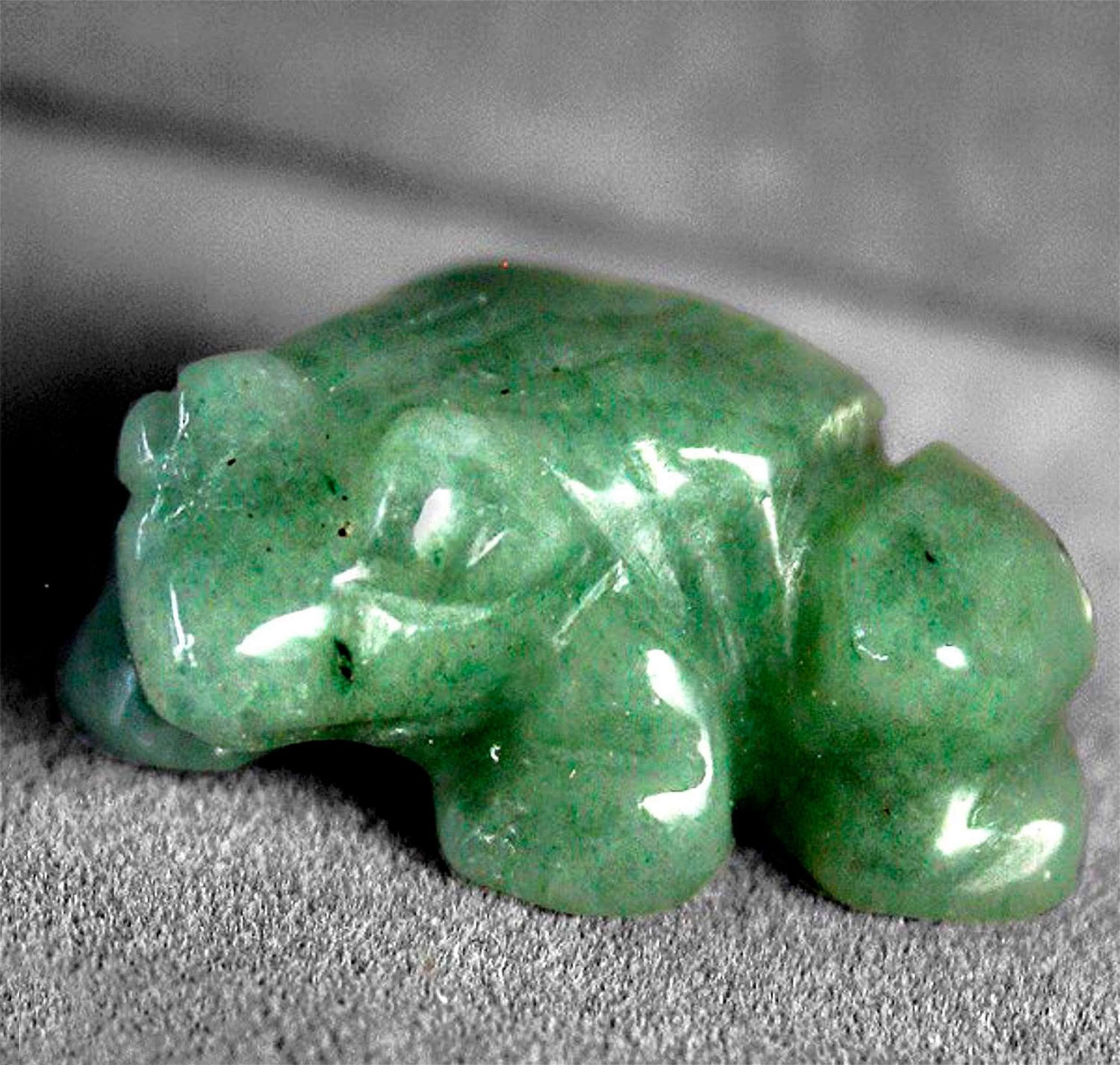 Lucky Green Aventurine Frog Totem Stone Carving Figurine