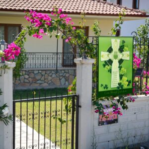 Lighted St. Patrick's Day Garden Flag, 12 x 18 Inch Yard Flag with Solar Lights Double Side St. Patrick's Day Decorations Irish Shamrock Cross Holiday Farmhouse Flag for Home Outside Outdoor Decor