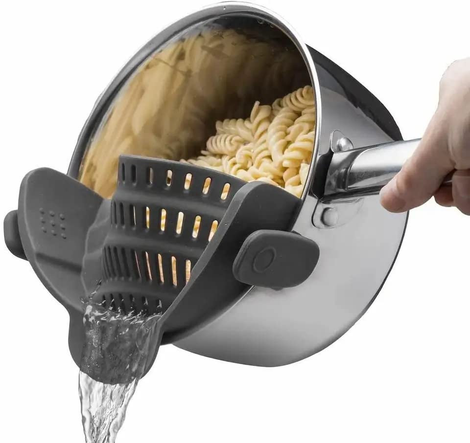 RAYBIN Kitchen Adjustable Silicone Pasta Strainer Silicone Sink Strainer Fits Bowl Strainer Silicone Clip-on for Fruit Vegetable (black)