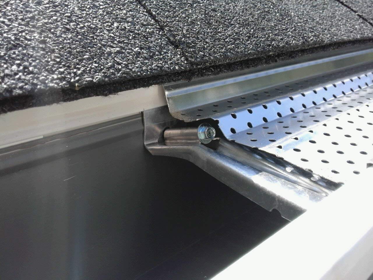 A-M Gutter Guard - Aluminum 5" (100 Feet, Mill Finish) with 100-1/2" #8 Stainless Steel Zip Screws - Includes 1/4" Magnetic Hex Driver