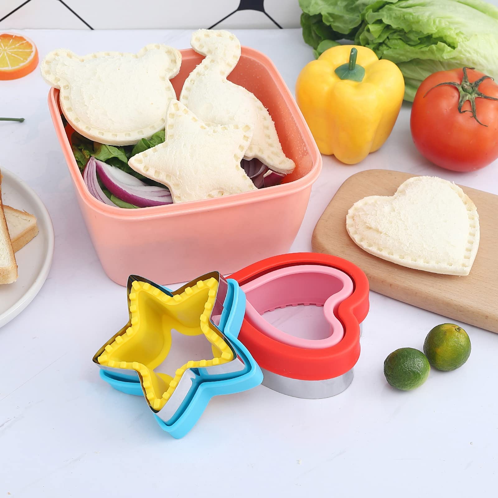 Sandwich Cutter and Sealer Set,4pcs Bread Sandwich Sealer Decruster Maker and DIY Sandwich Cookie Cutters for Kids Bento Box(Including Dinosaur,Heart,Star and Bear)