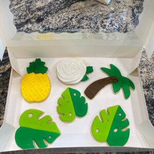 LUBTOSMN Tropical Leaves Cookie Cutter Set-4 Piece- Oak Leaf, Monstera Leaf, Fern Leaf, Tropical Leaves Cookie Fondant Biscui Cutters